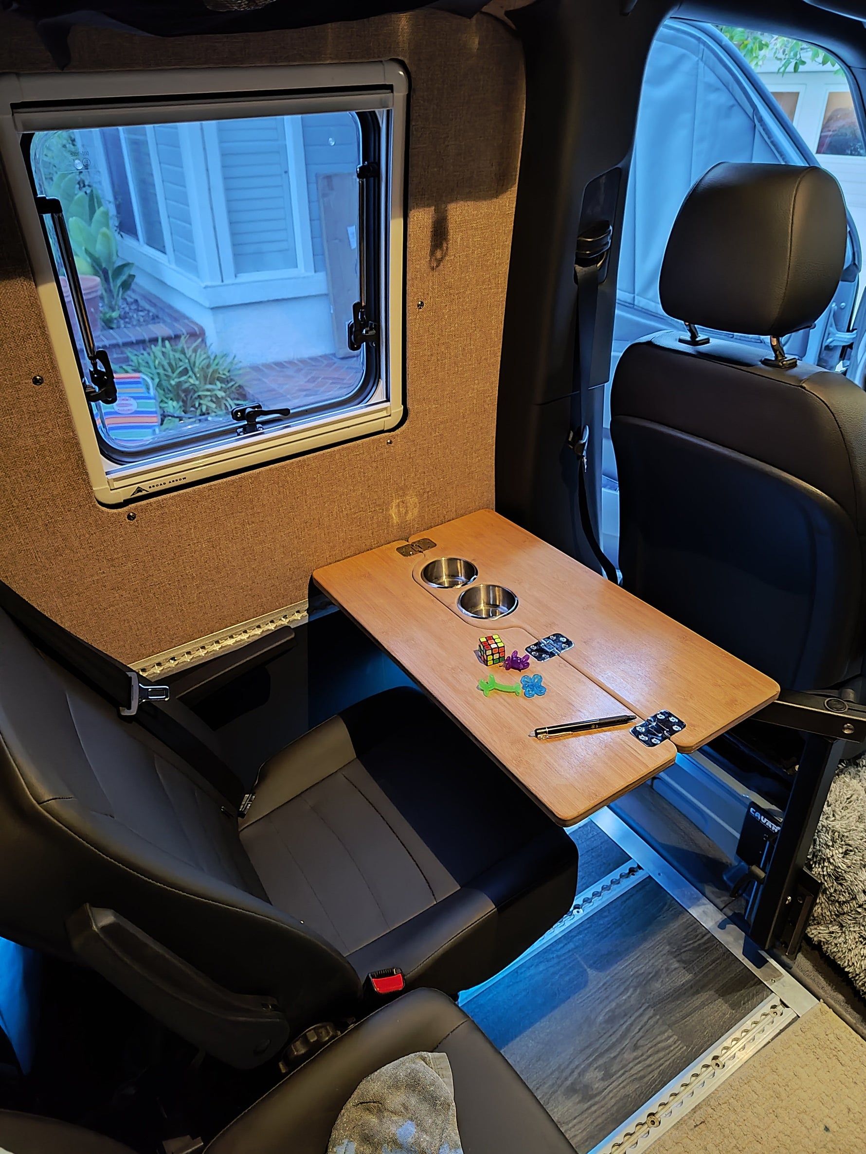 BLACK SWIVEL TABLE MOUNTING SYSTEM – White Top Adventures